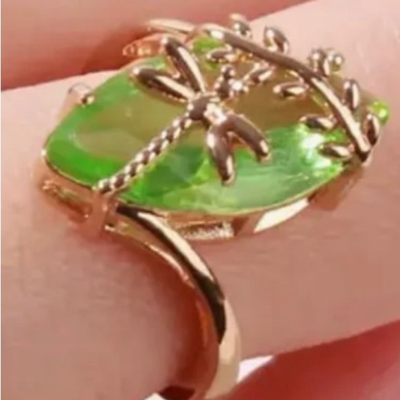 Jewelry | Beautiful Green Emerald Oval Dragonfly Accent Ring In ...